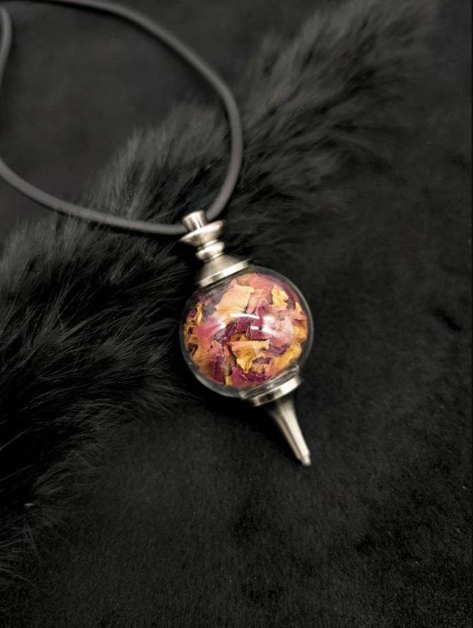 Seraphin Collier Witch Glass Rose Necklace - Nyctophilia Gothic Shop ...