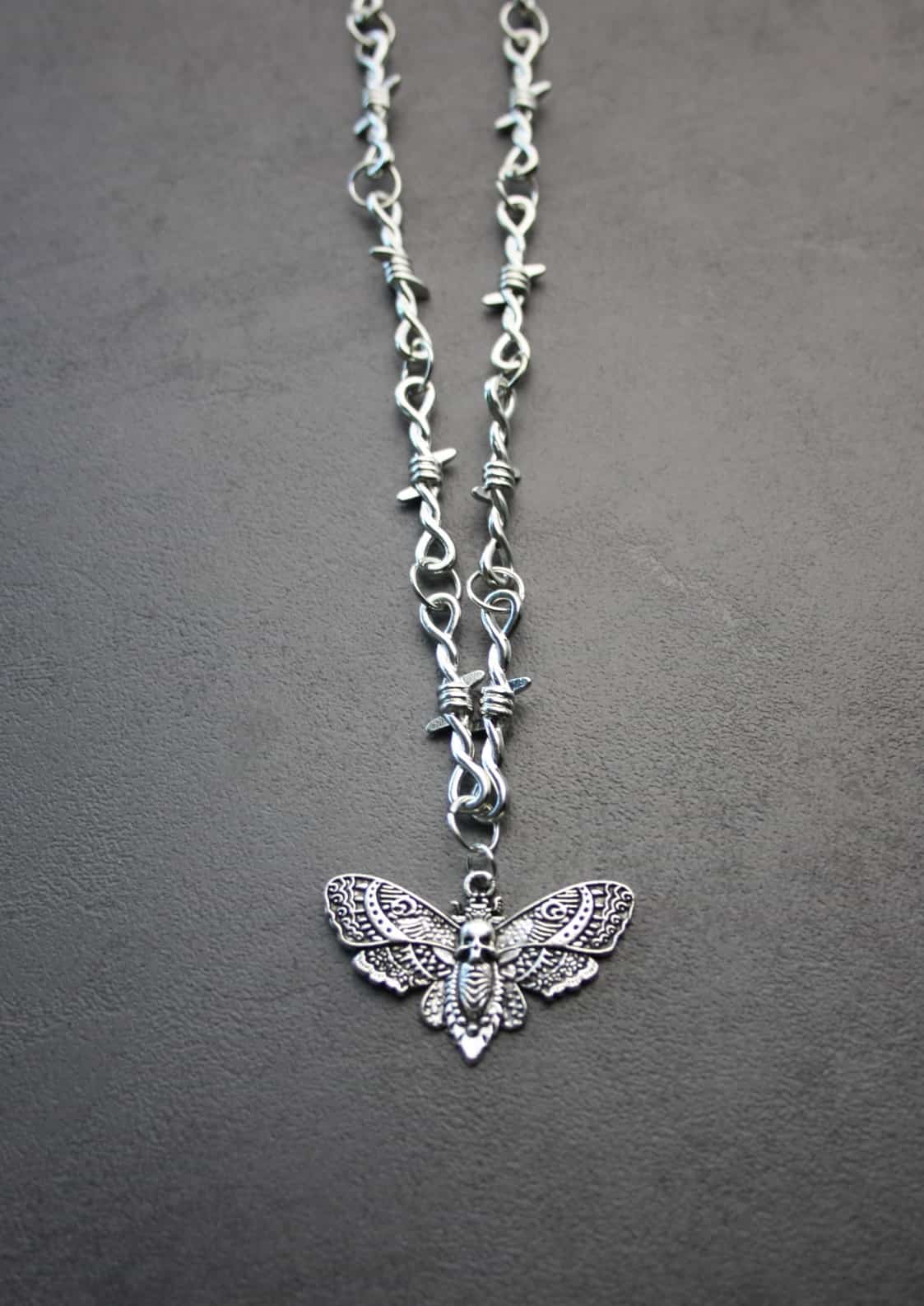 Easure Skull Moth Necklace - Nyctophilia Gothic Shop Hamburg