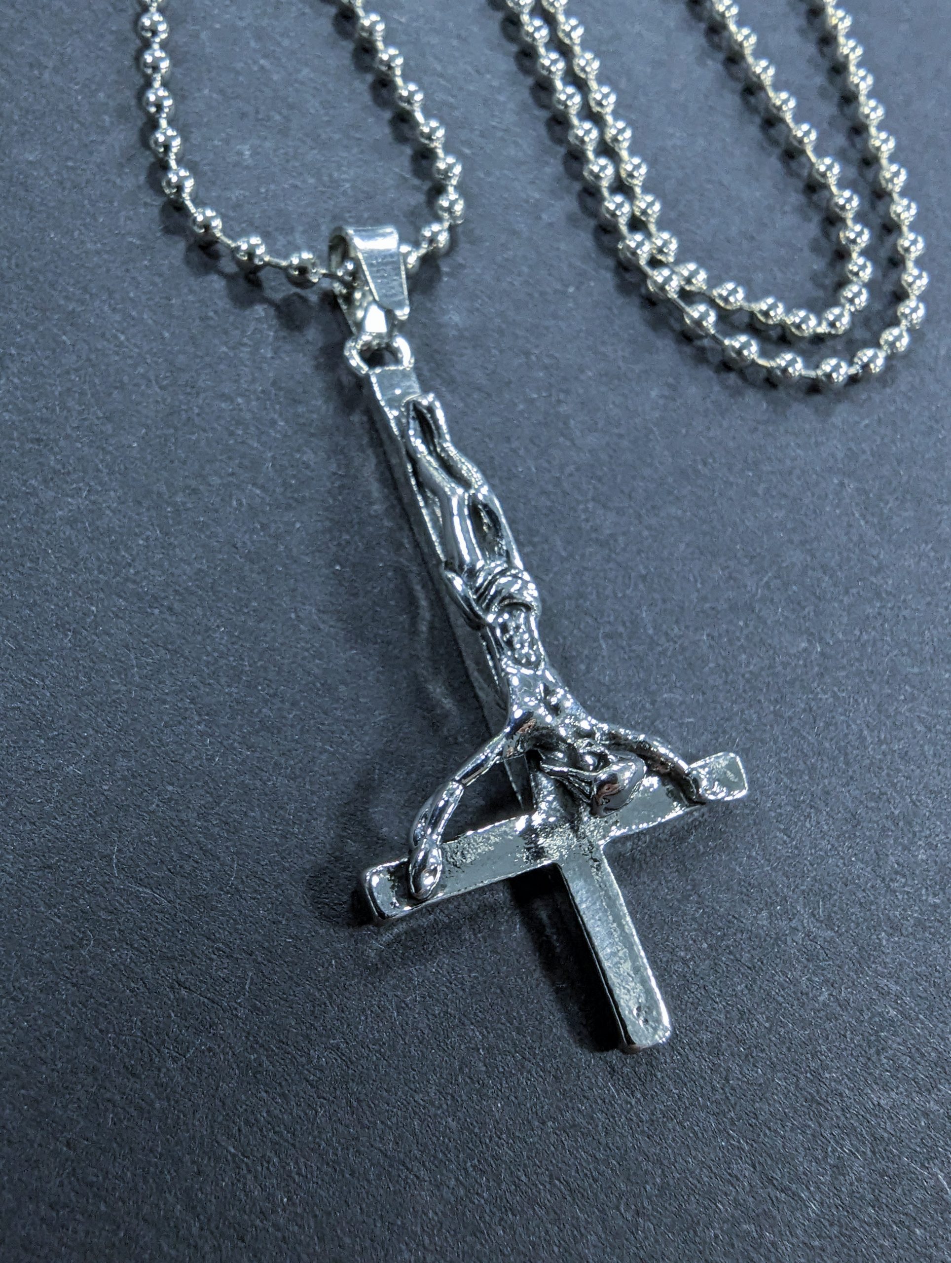 Easure Inverted Cross Jesus Necklace - Nyctophilia Gothic Shop Hamburg